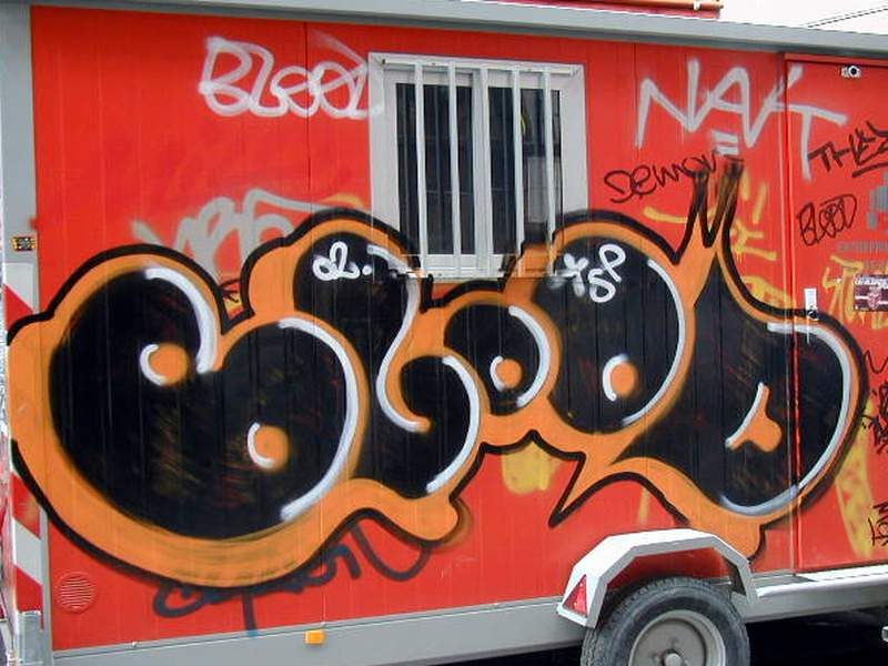 BLOOD graffiti photos