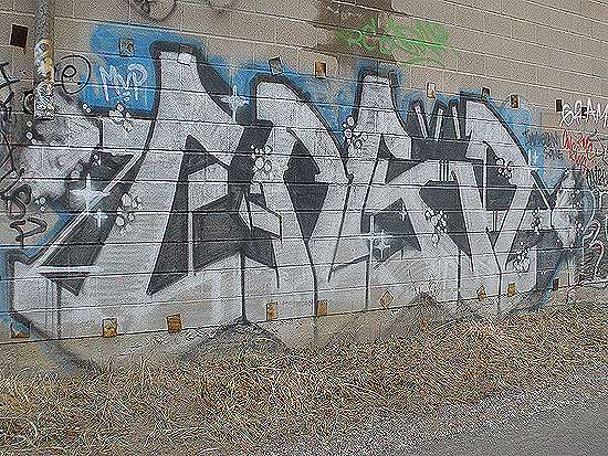 Engine graffiti photos