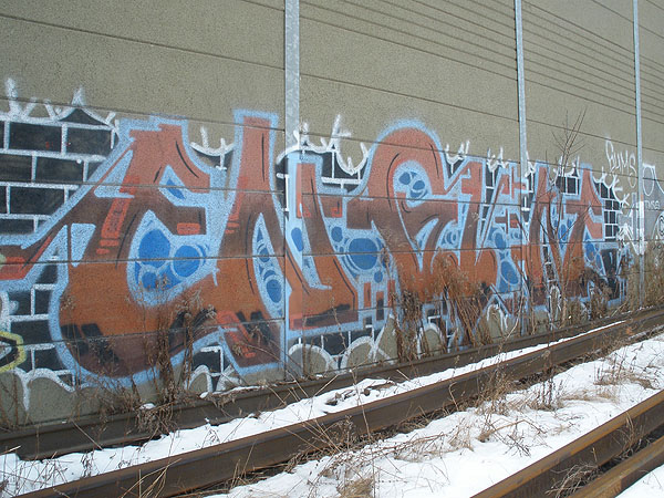 Engine graffiti photos